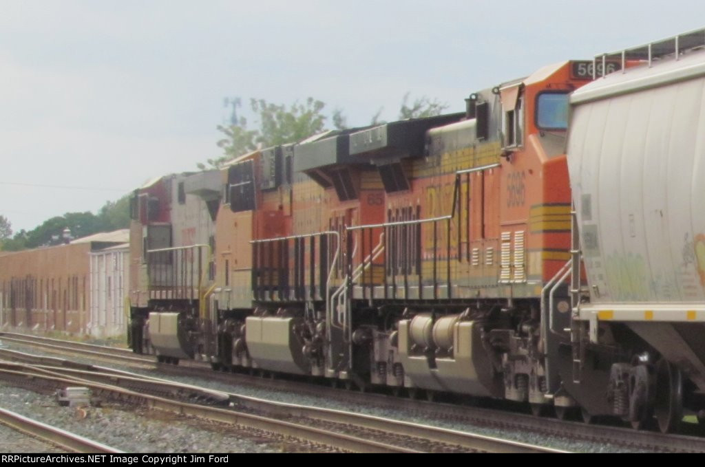 BNSF 5896